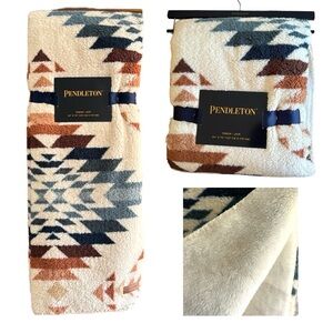 Pendleton | Bedding | Pendleton Sherpa Fleece Throw 5 X 70 | Poshmark